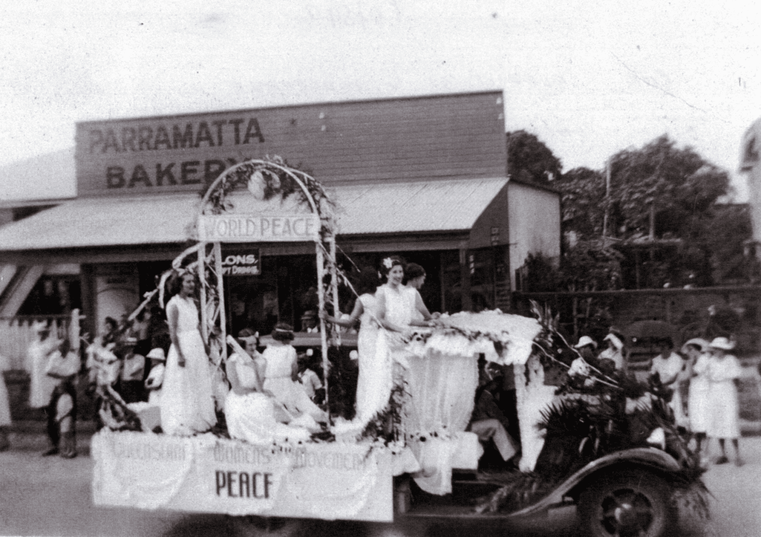 Listen to Dr Sandi Robb on 4CA with Murray Jones - Cairns Museum